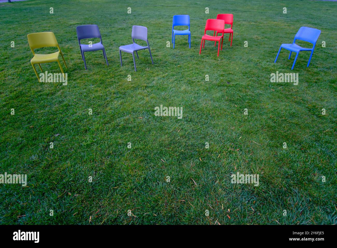 Deck chairs on grass hi-res stock photography and images - Alamy