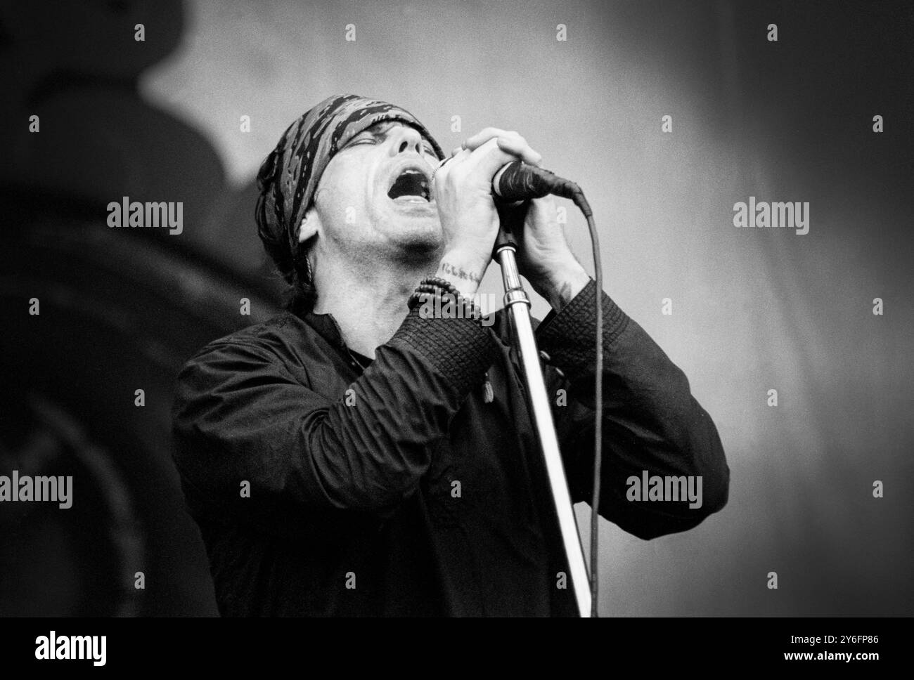 IAN ASTBURY, THE CULT, READING FESTIVAL, 2001. Ian Astbury of the ...