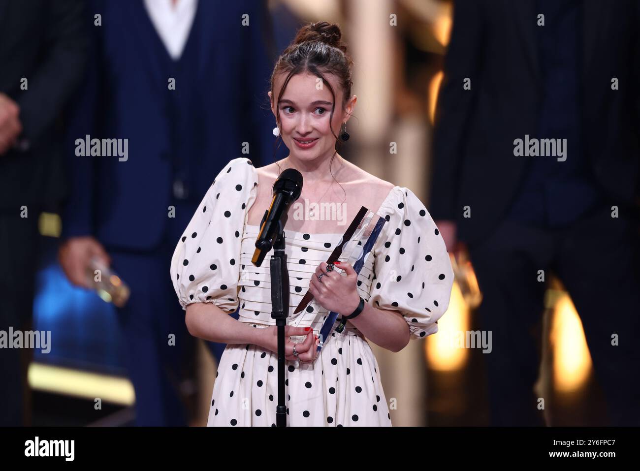 Cologne, Germany. 25th Sep, 2024. Actress Julia Anna Grob accepts the ...