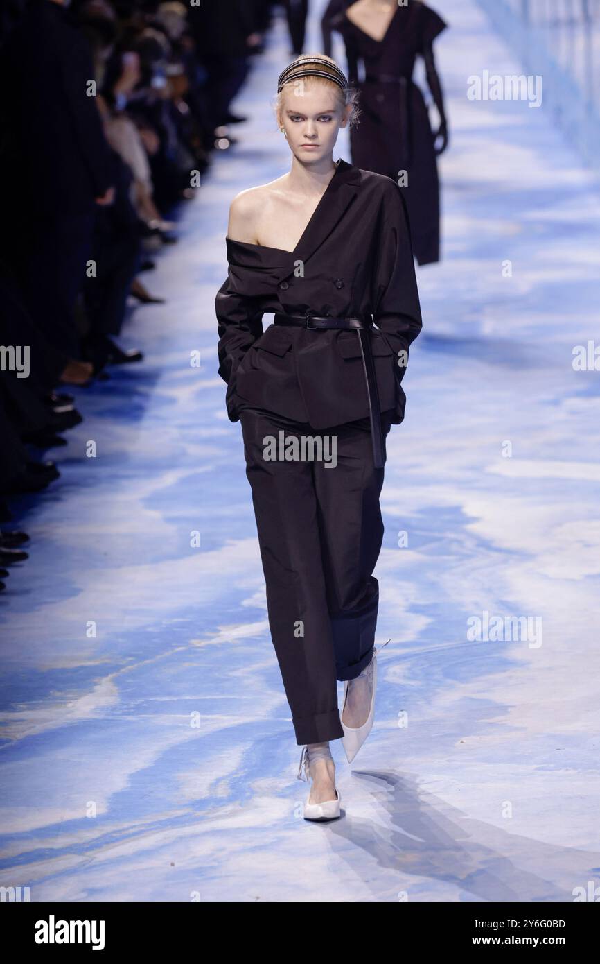 Paris, France. 24th Sep, 2024. Model Eleanor Chambers is seen on the ...