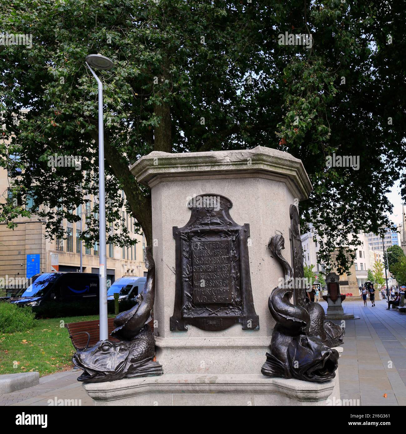 Sr edward colston colstns statue hi-res stock photography and images ...
