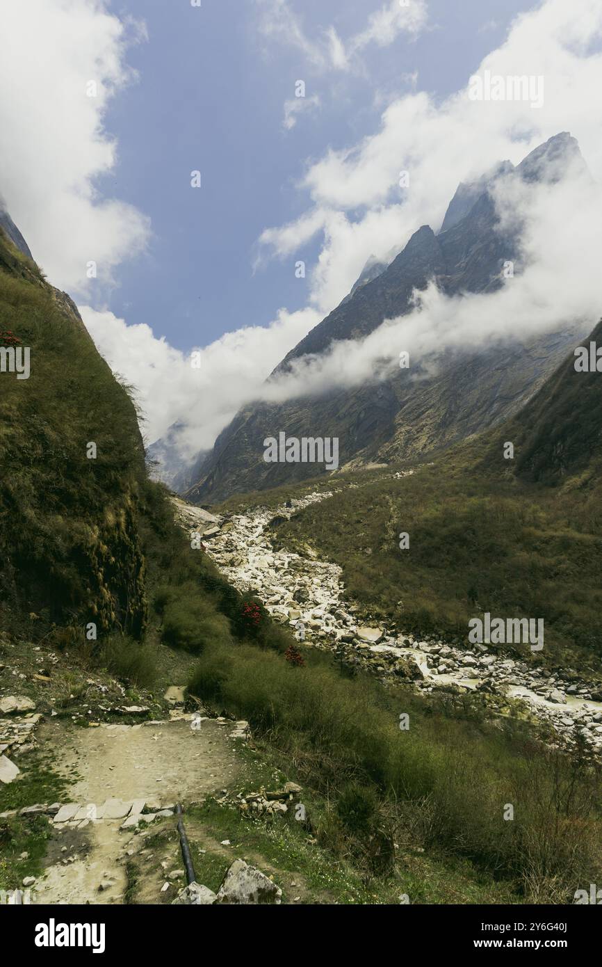 A village in Nepal, Guest house in Nepal, Annapurna Base Camp Trekking ...