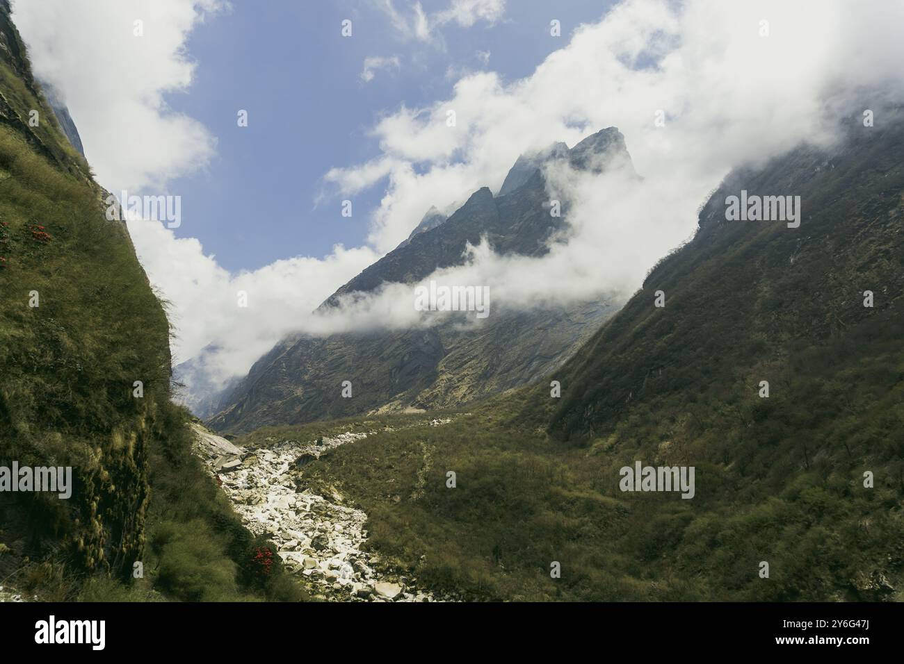 A village in Nepal, Guest house in Nepal, Annapurna Base Camp Trekking ...