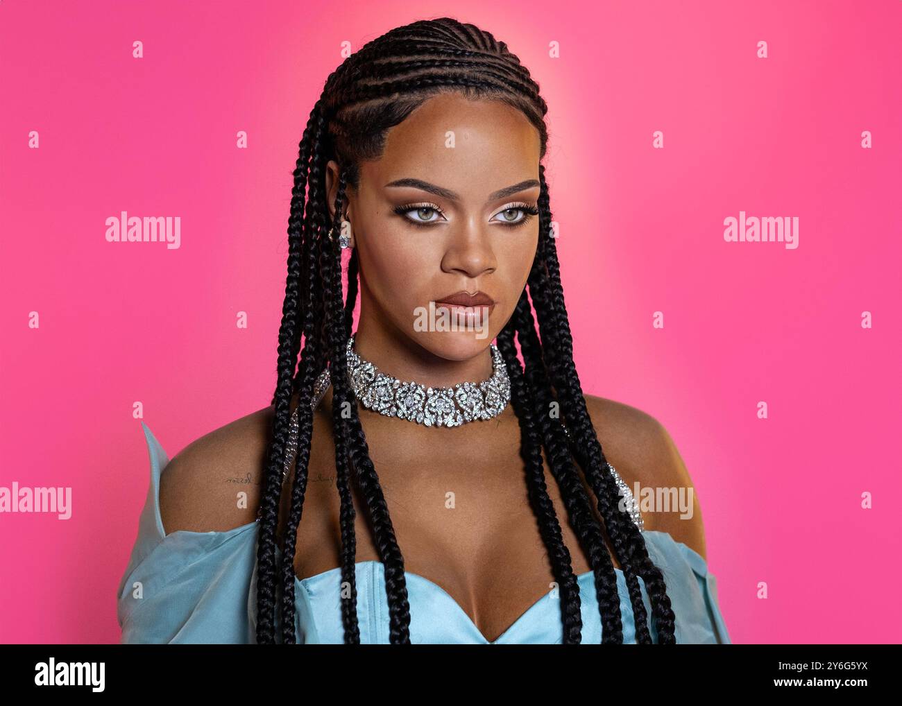 Non Exclusive: Oh na na, what’s her name? Rihanna is the name that is ...