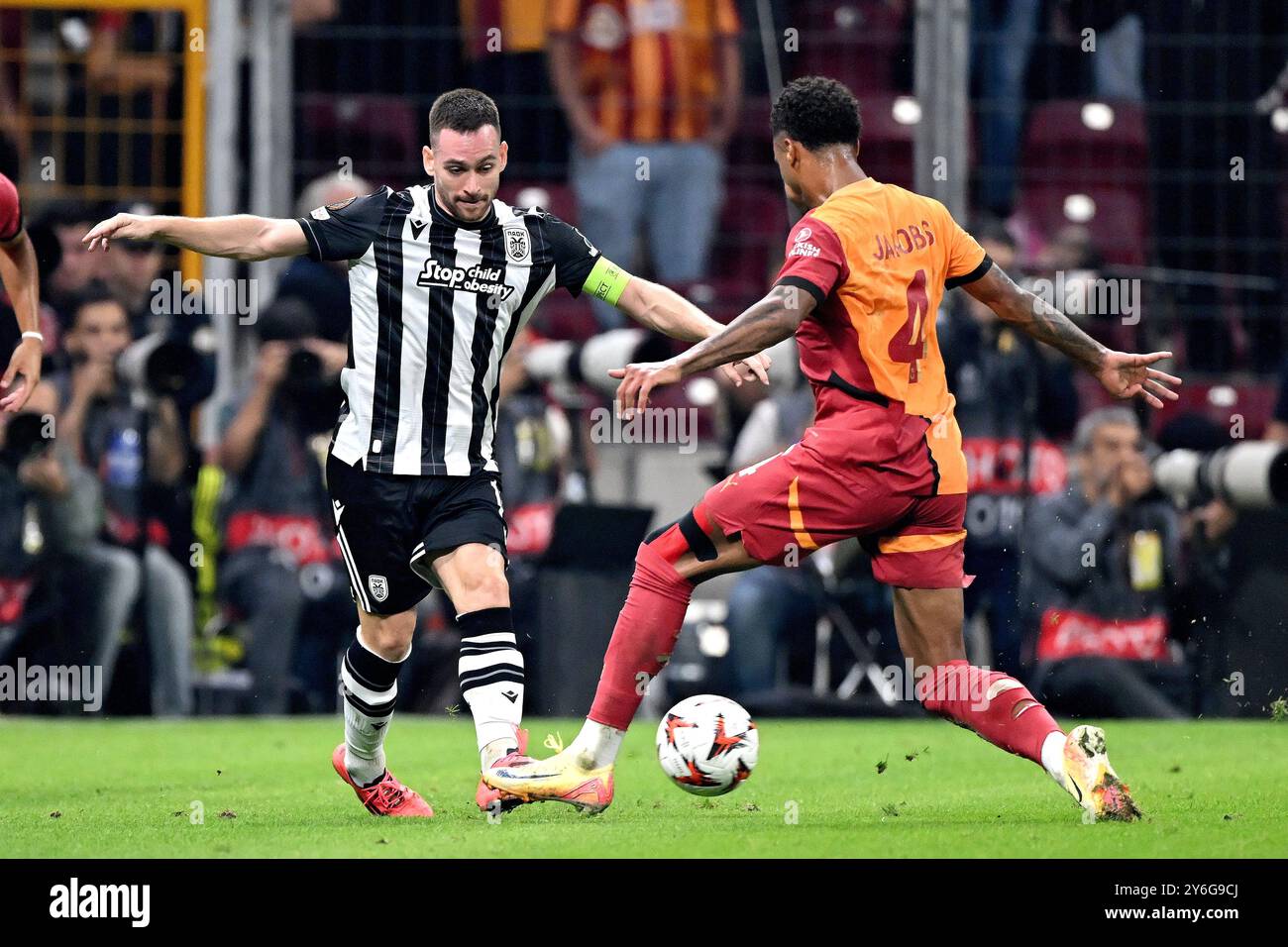 ISTANBUL - (l-r) Andrija Zivkovic of PAOK Saloniki, Ismail Jakobs of ...