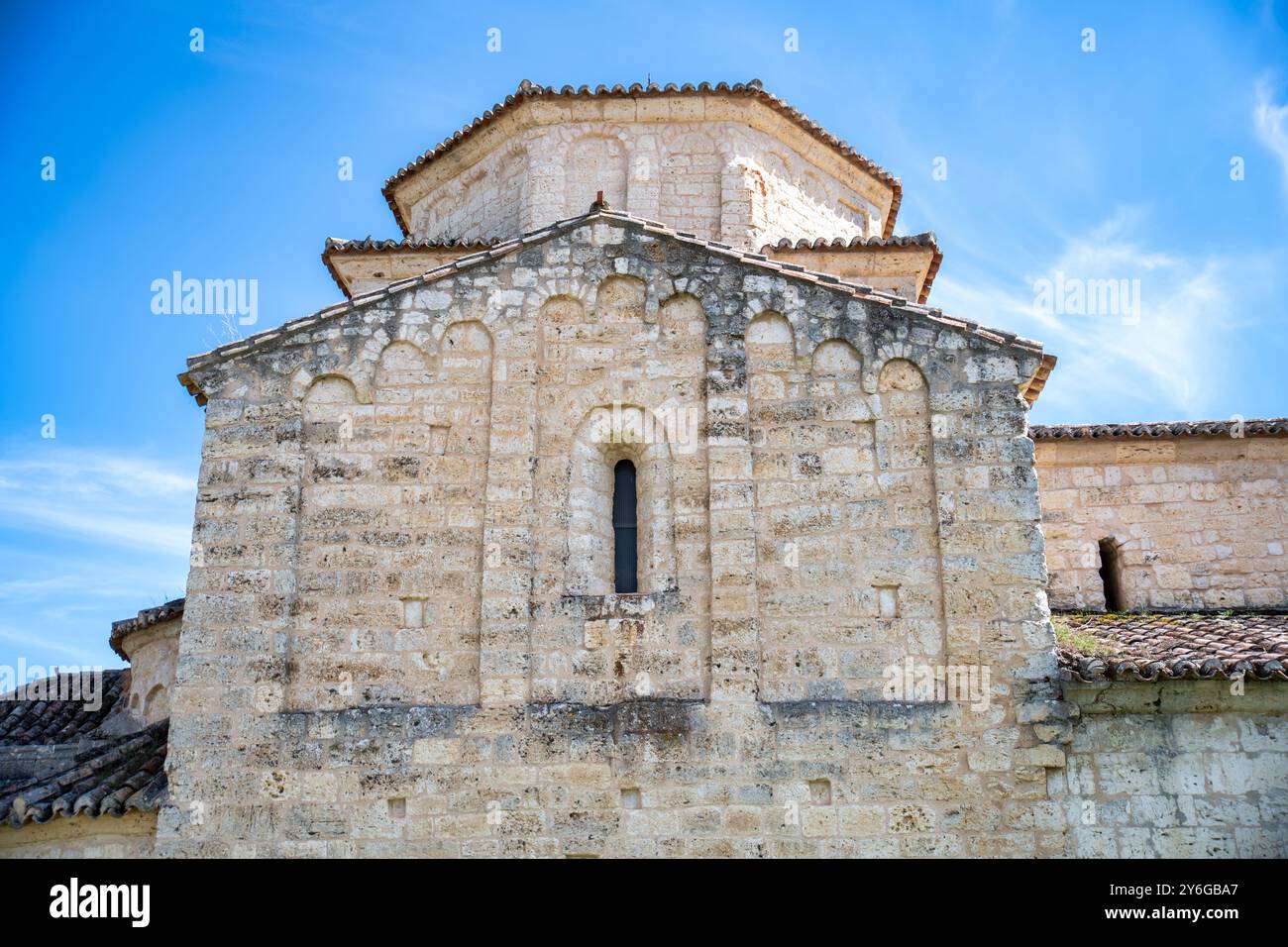 Iglesia medieval romanico lombardo Nuestra Señora de la Anunciada ...
