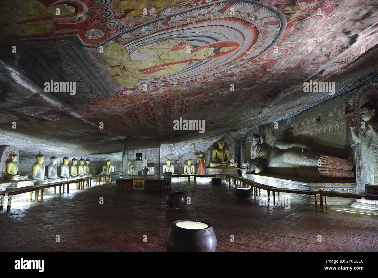 Buddha statues in Dambulla Cave Temple, Sril Lanka Stock Photo - Alamy