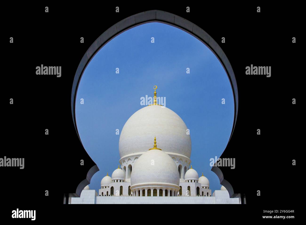 Abu Dhabi, U.A.E, May 2014: Sheikh Zayed Mosque: symbol of islam Stock ...