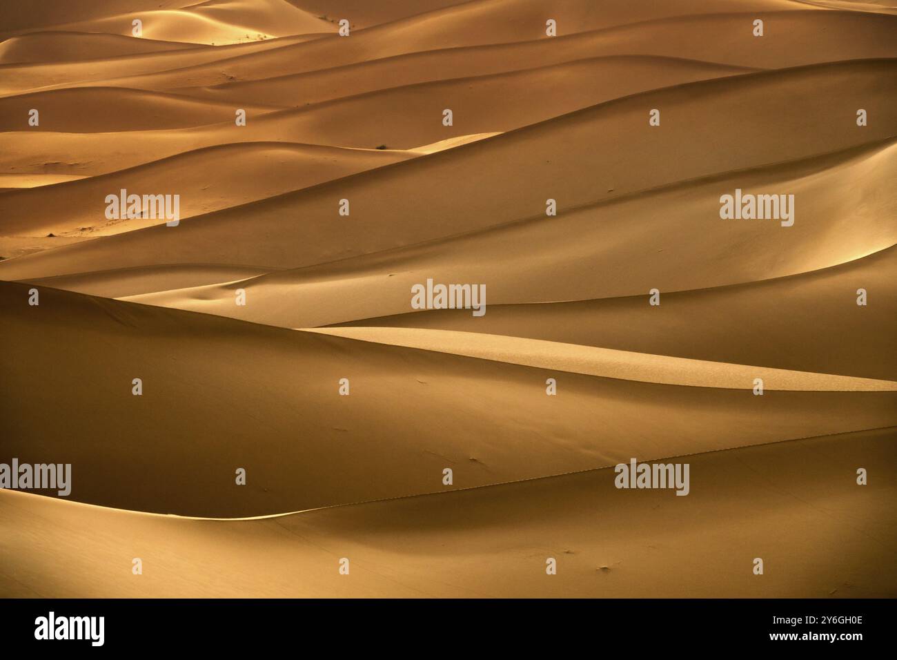 Background with beautiful structures of sandy dunes in the Sahara ...