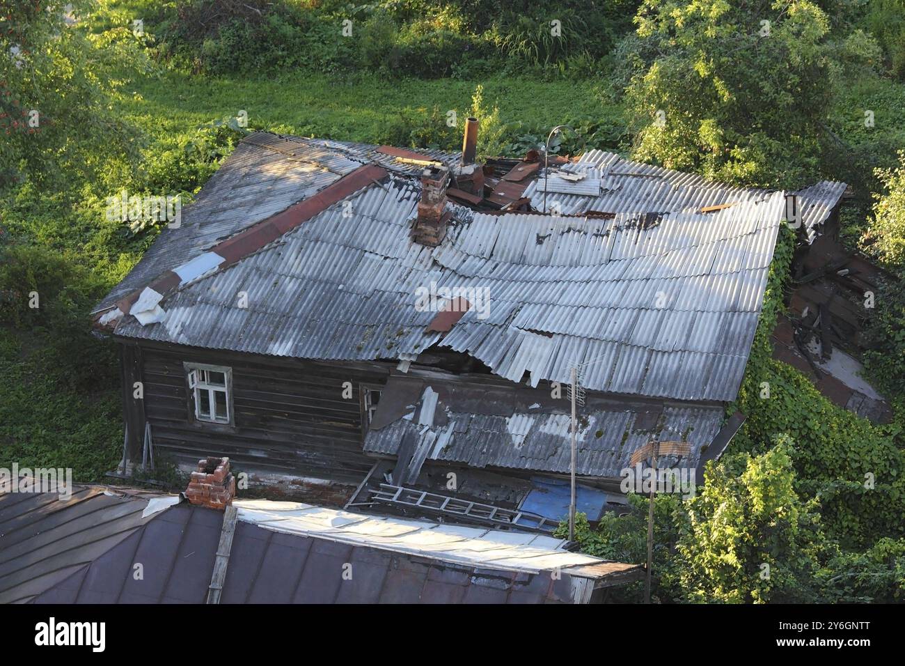 Destructed buildings hi-res stock photography and images - Alamy