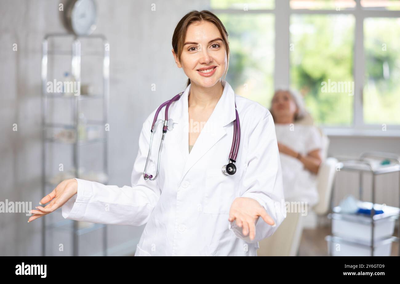 German woman doctor hi-res stock photography and images - Alamy