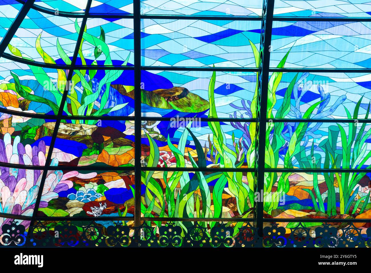 Stained glass window arab hi-res stock photography and images - Alamy