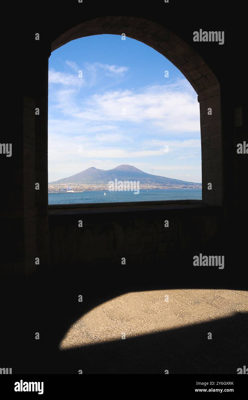View of the Gulf of Naples bay with Vesuvius from Castel dell'Ovo Stock ...