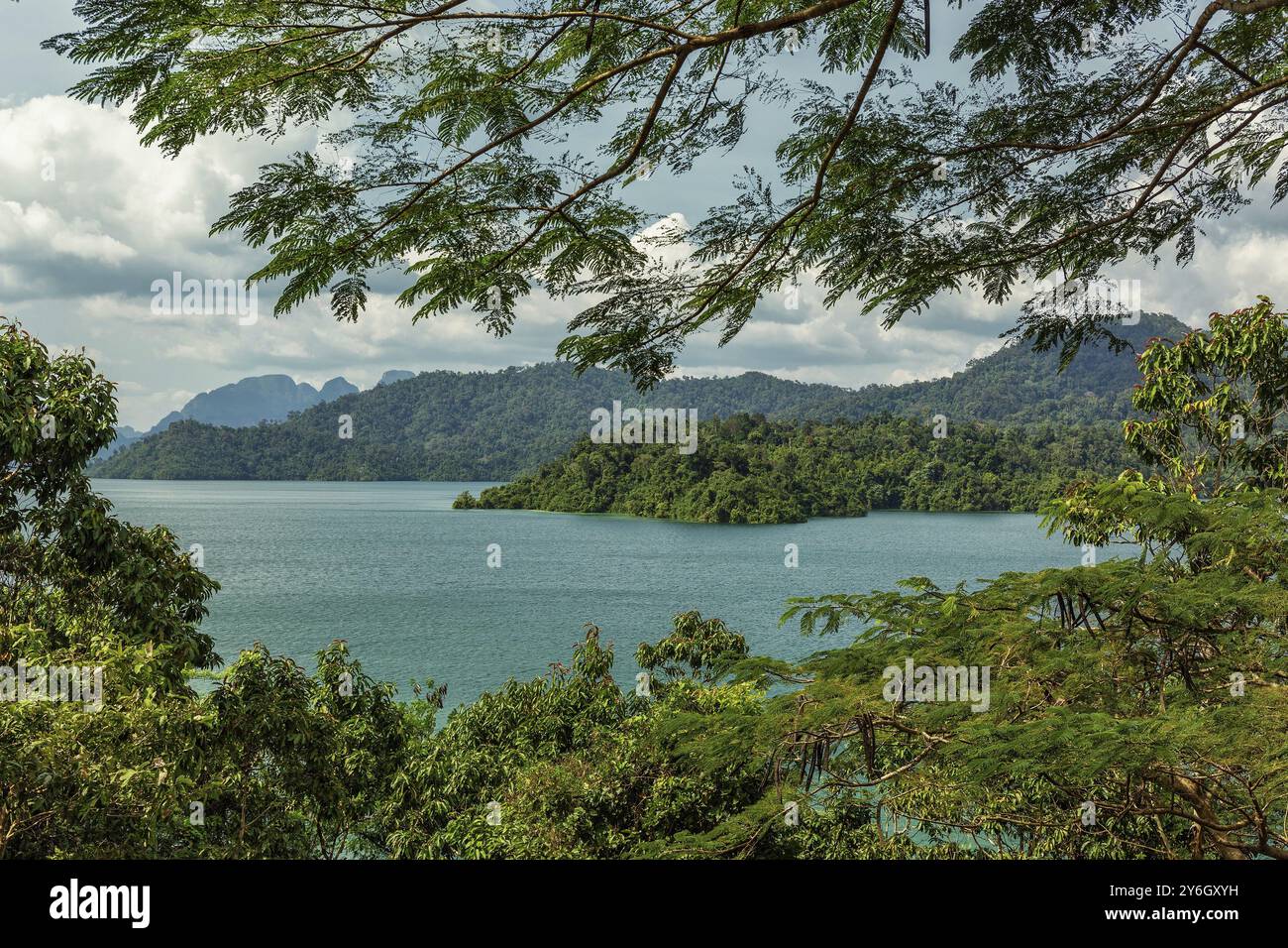Khlong sok national park hi-res stock photography and images - Alamy