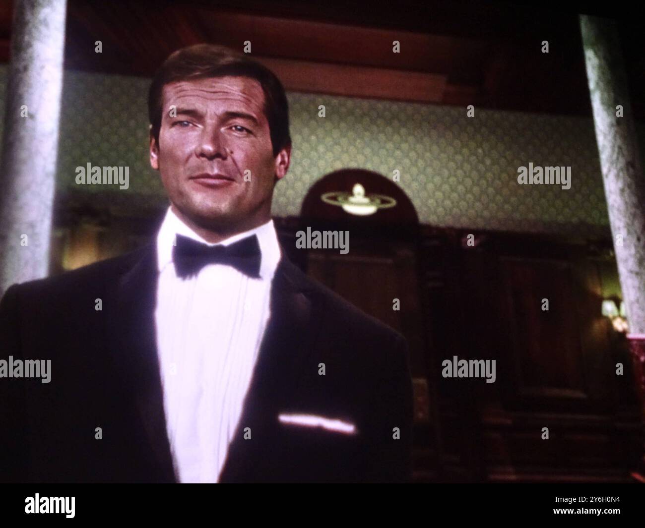 Rachel Maclean, KI. Video, James Bond, Roger Moore, Ars Electronica ...