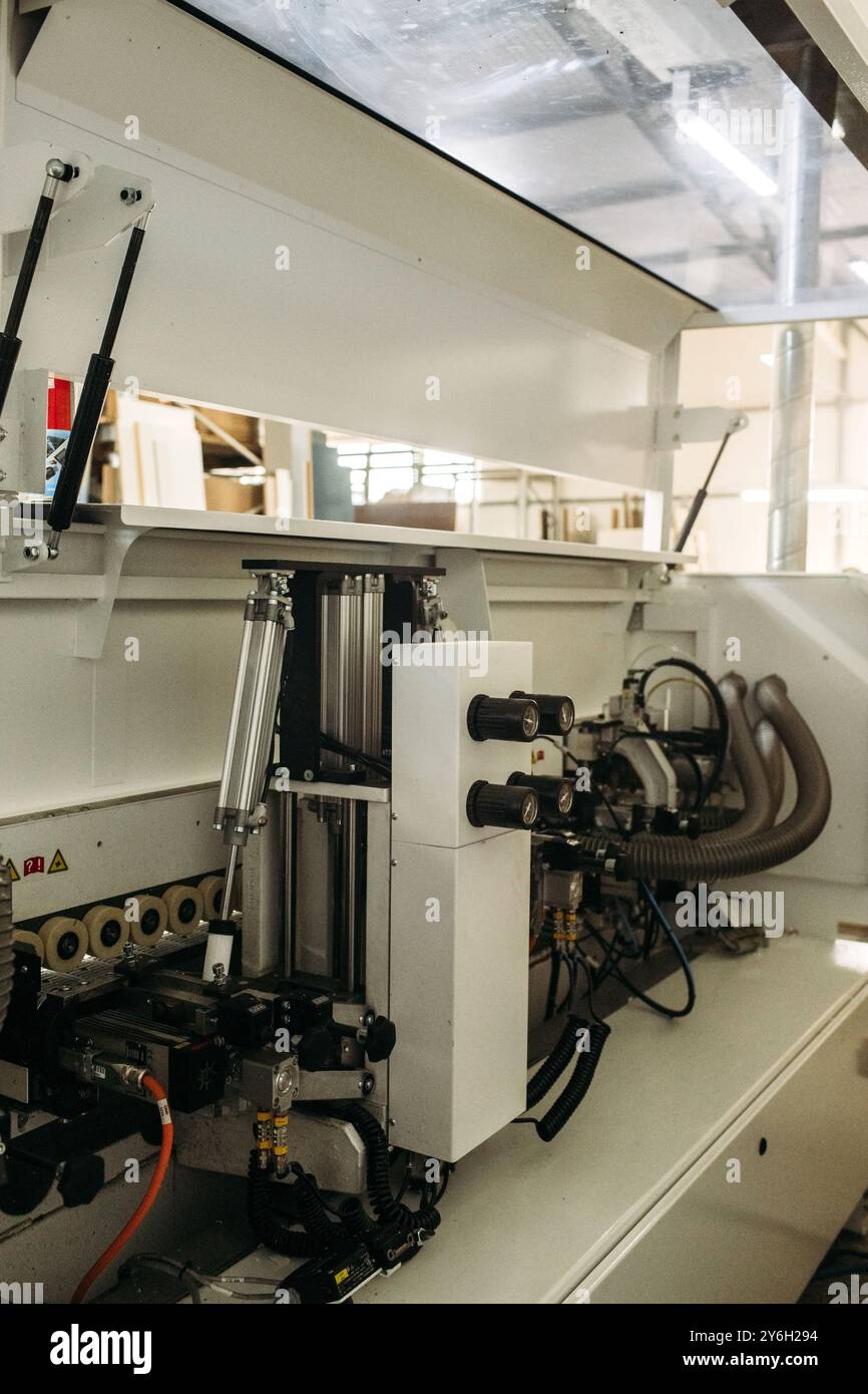 Pneumatic lifting hi-res stock photography and images - Alamy