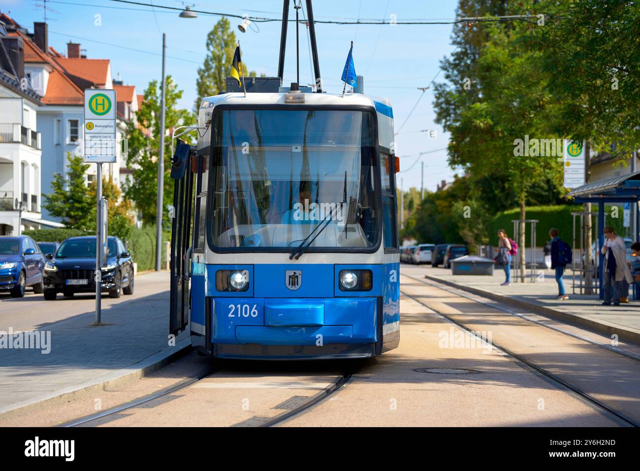 Linie von autos hi-res stock photography and images - Alamy
