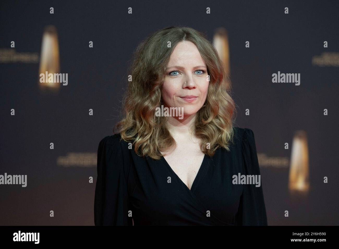 Cologne, Deutschland. 25th Sep, 2024. Sarah BOSETTI, presenter, red ...