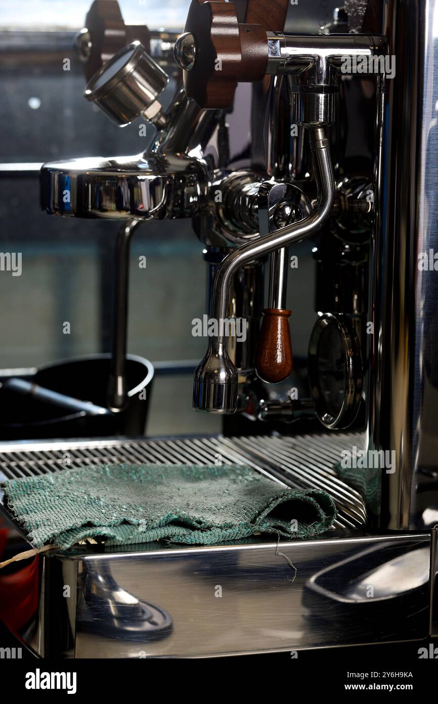 Stand small espresso machine hi-res stock photography and images - Alamy