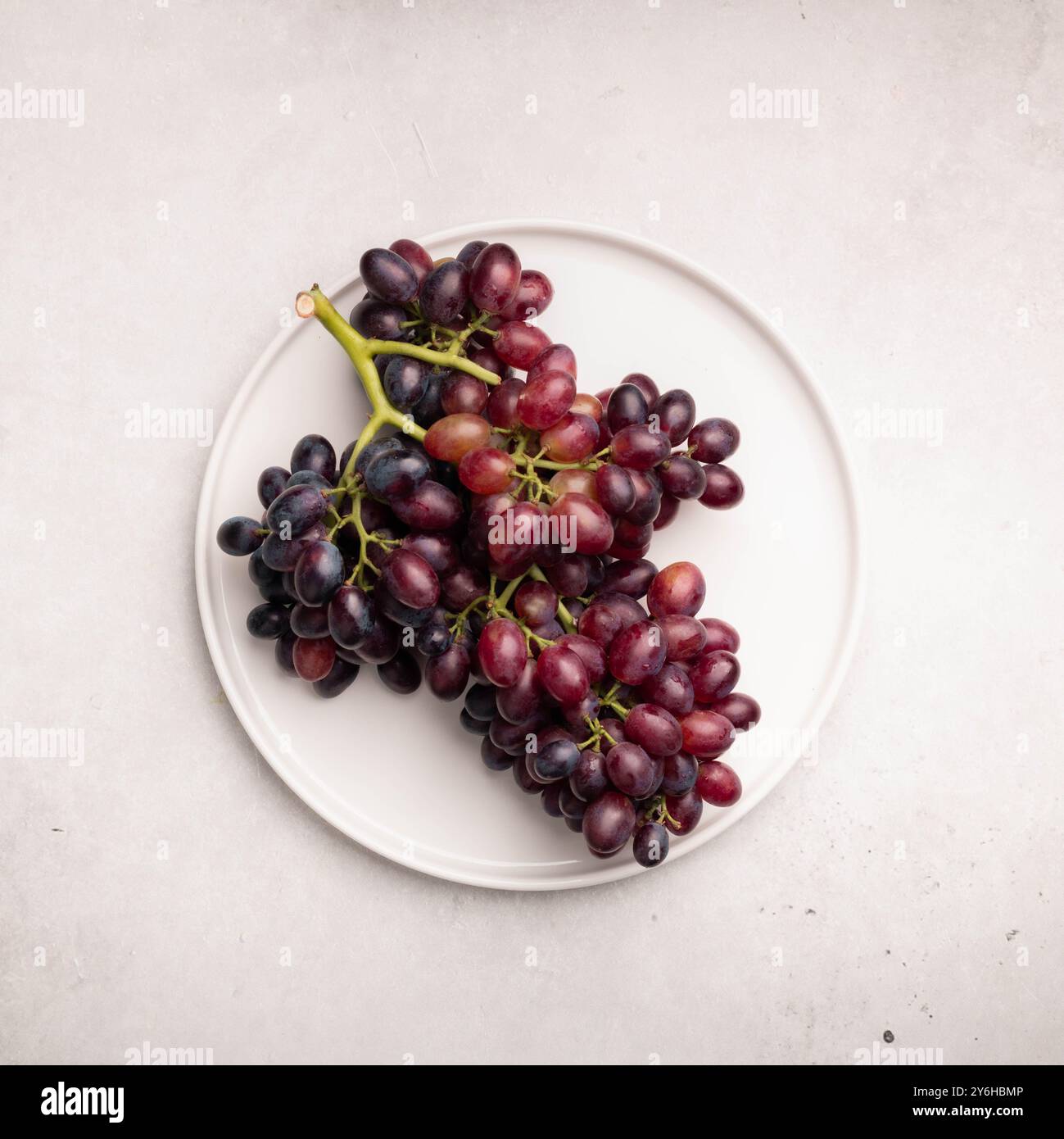cluster of grapes Stock Photo - Alamy