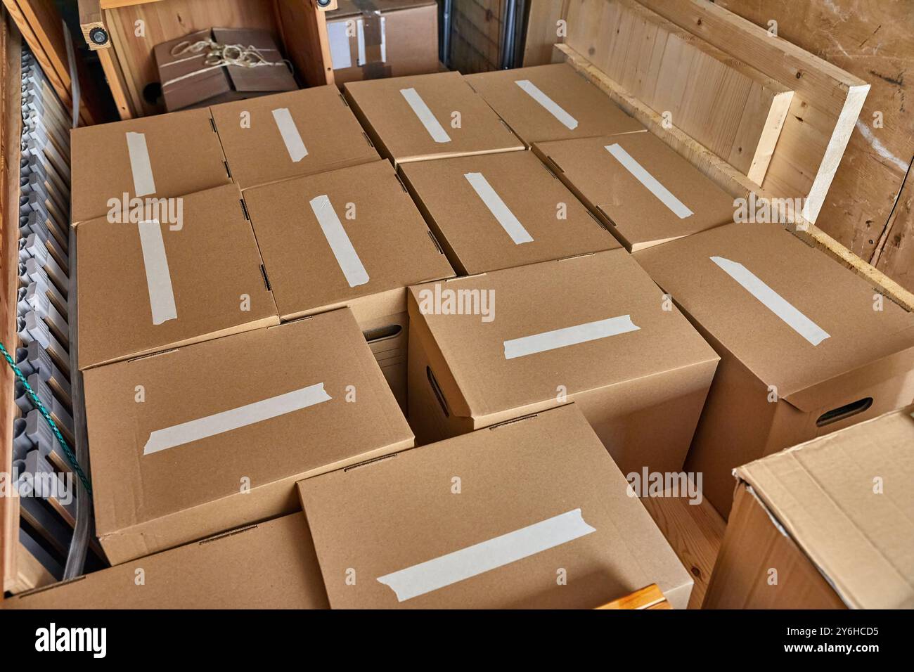 Cardboard boxes for moving stuff Stock Photo - Alamy