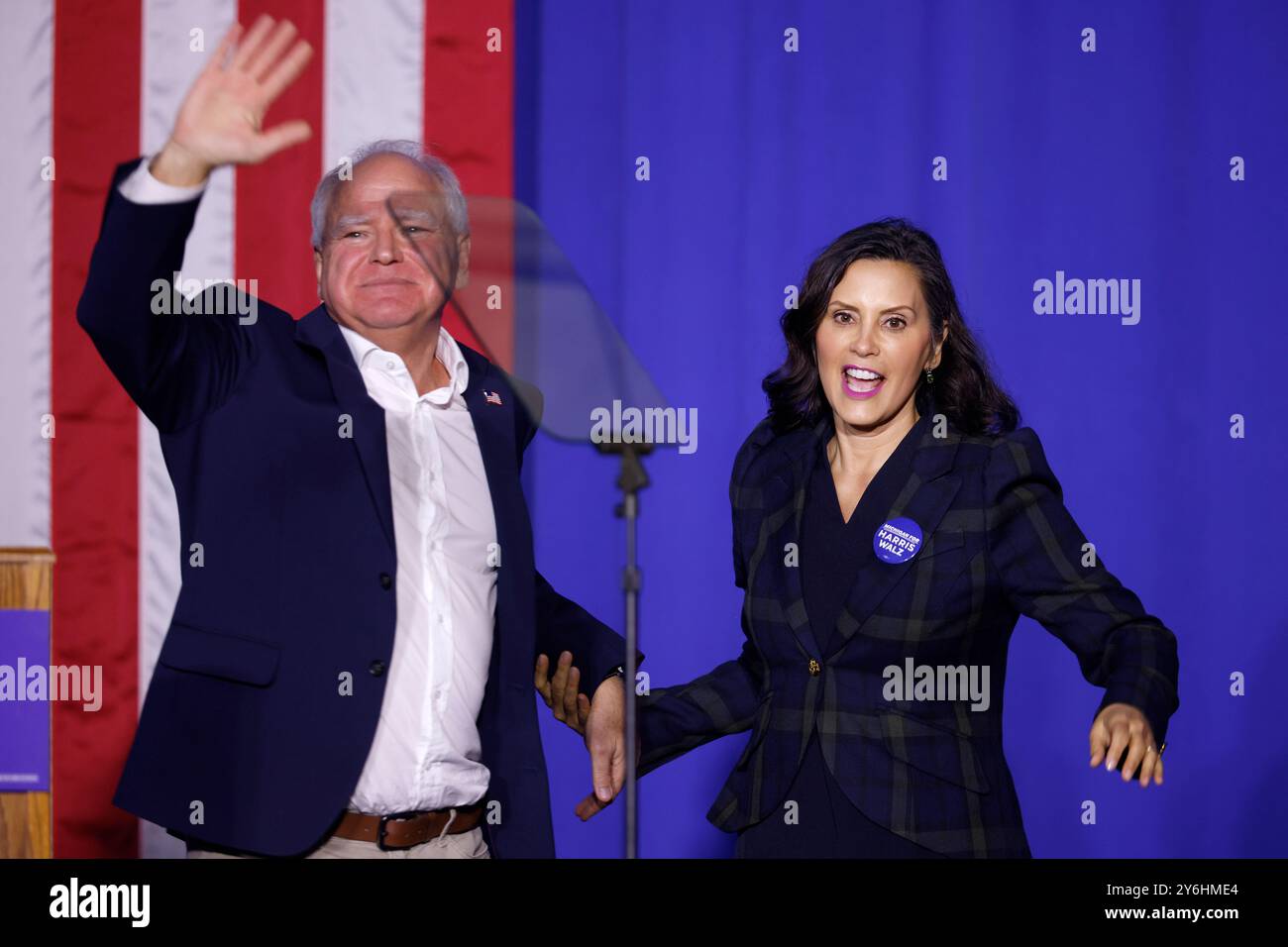 Democratic vice presidential candidate Minnesota Gov. Tim Walz, left ...