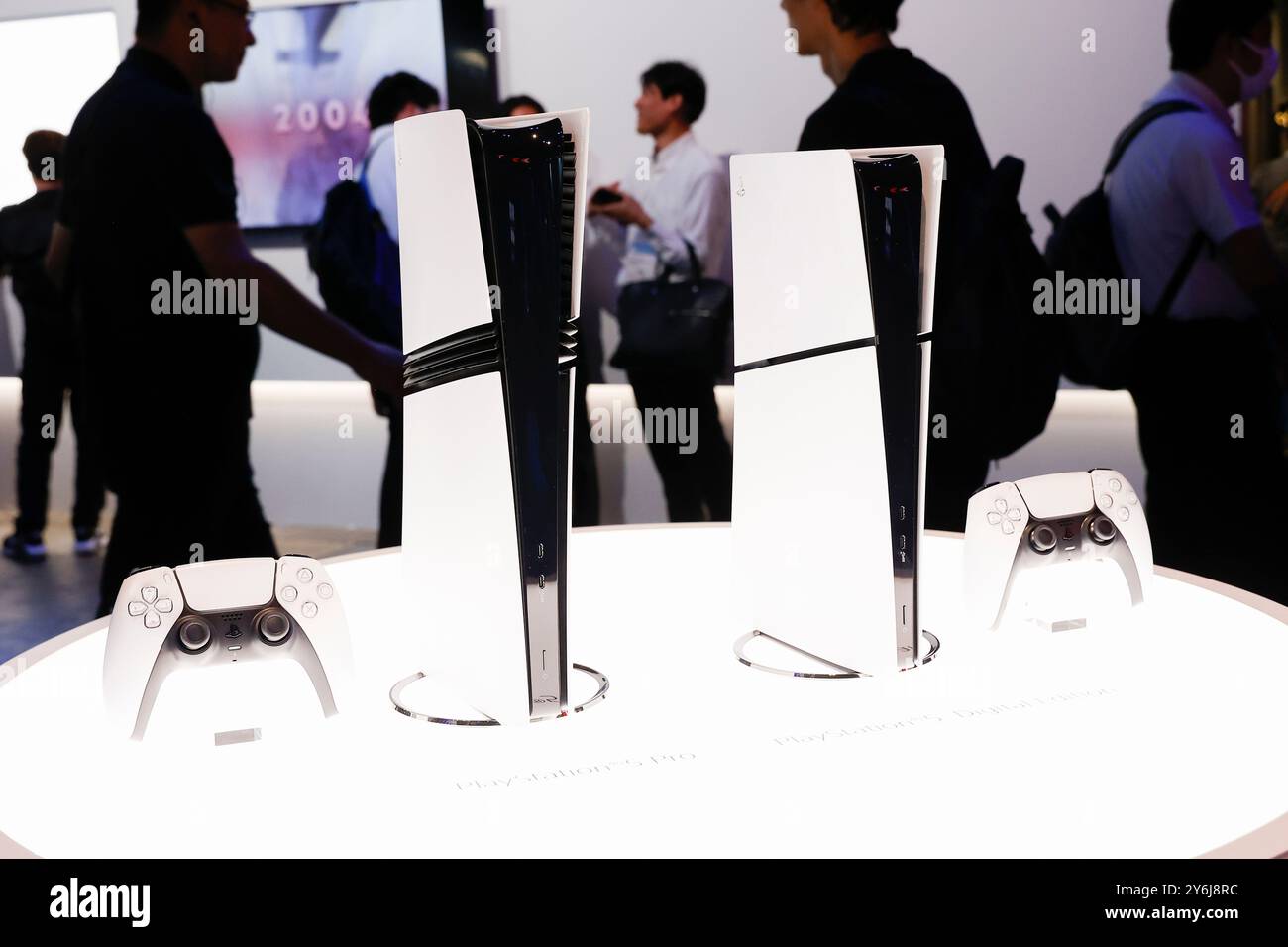 Ps5 pro hi-res stock photography and images - Alamy