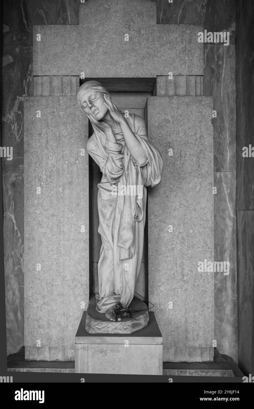 Marble tomb at the Cimitero Monumentale, Turin, Italy Stock Photo - Alamy