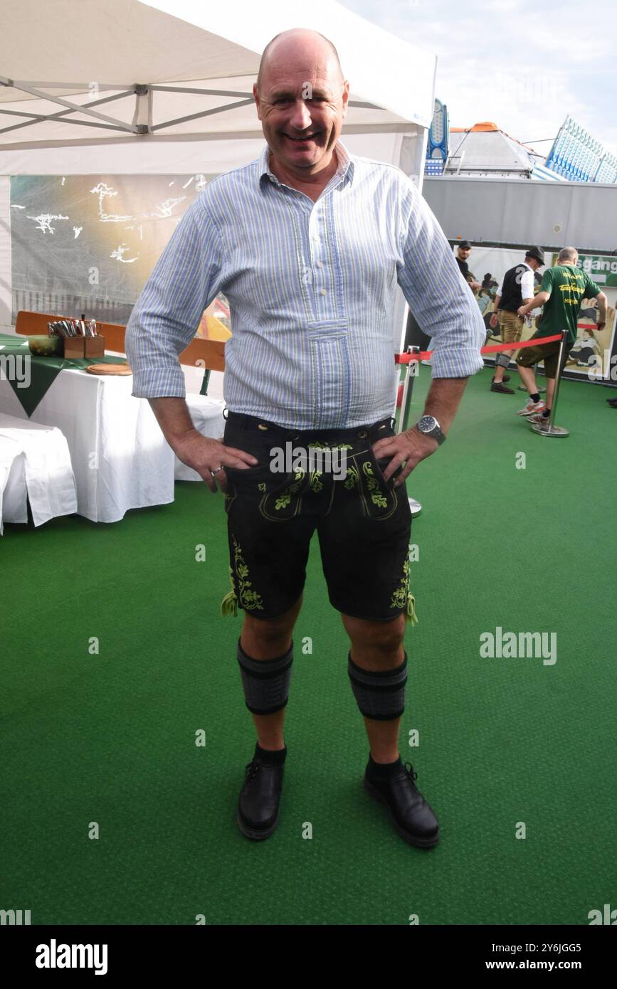 Bernhard Ulrich Schauspieler Muenchen 25.09.2024 Theresienwiesn ...