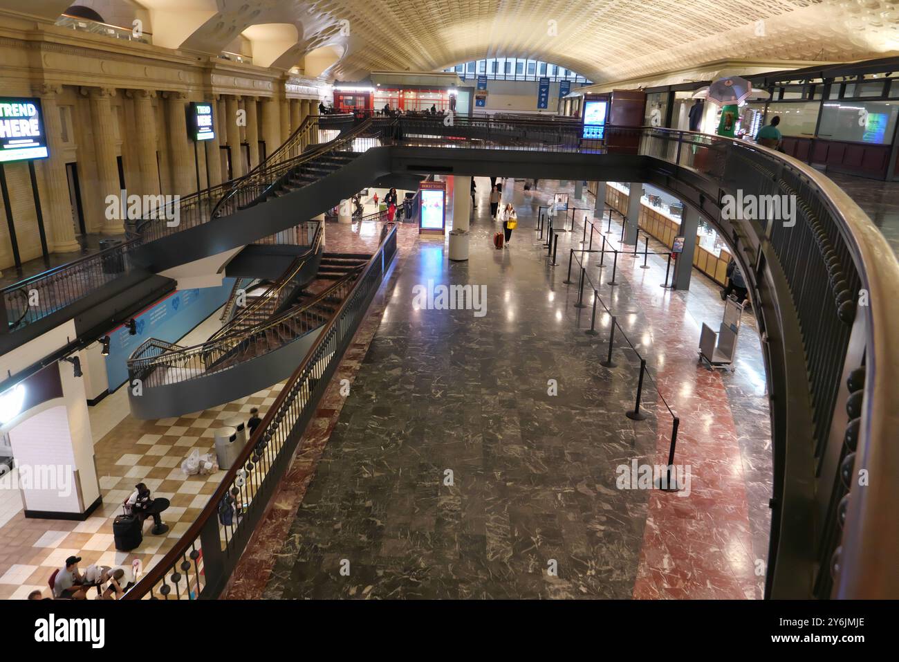 AN INTERNAL VIEW OF THE 30TH STREET STATION Stock Photo - Alamy