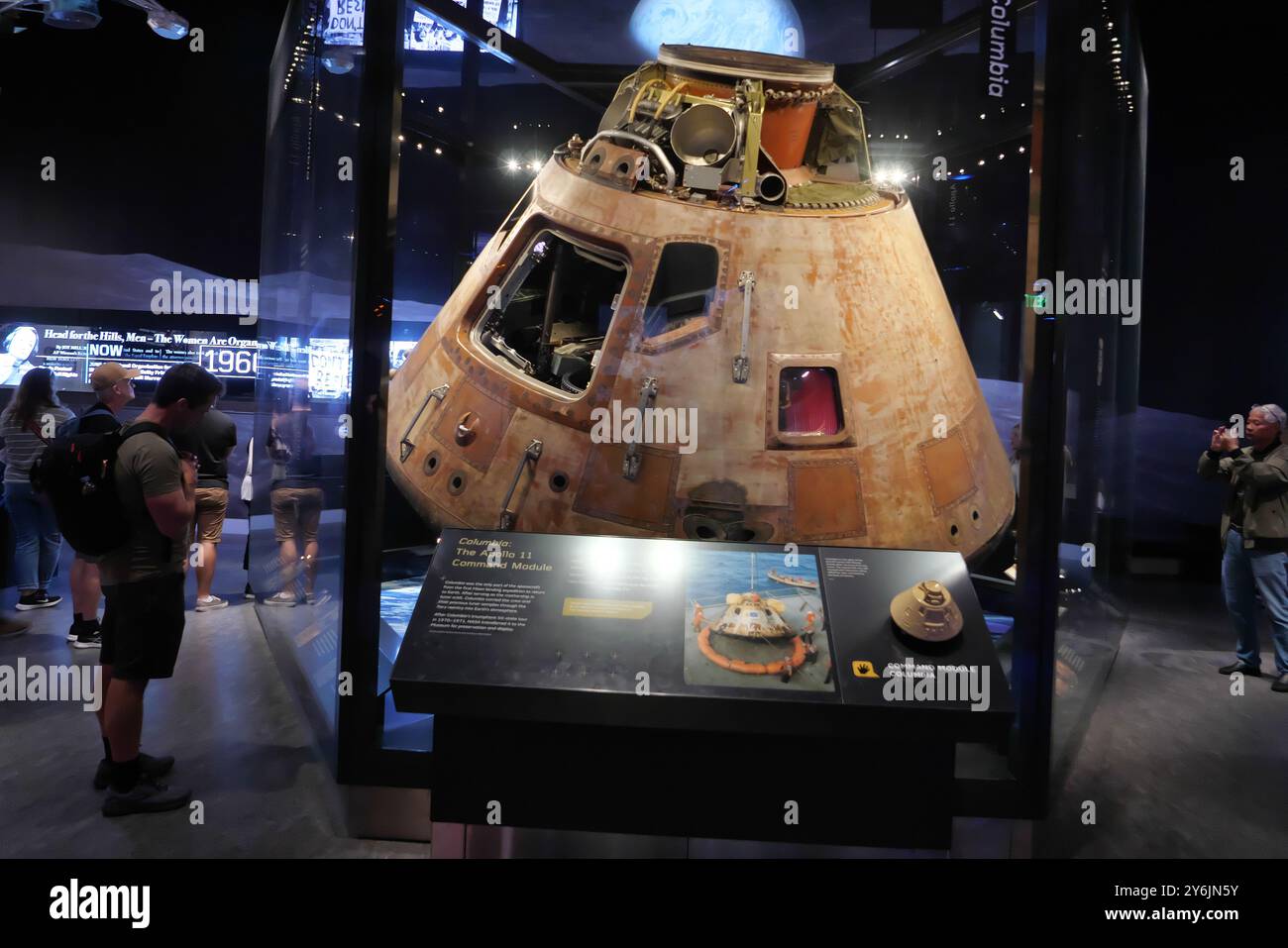 AN INTERNATIONAL ROOM OF THE SMITHSONIAN NATIONAL MUSEUM OF AIR AND ...