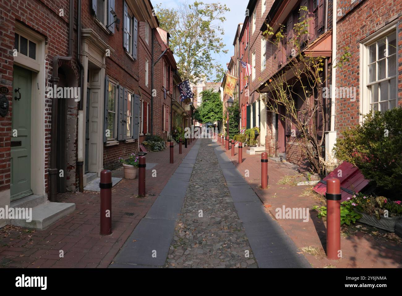 A VIEW OF HISTORIC ELFRETH'S ALLEY Stock Photo - Alamy