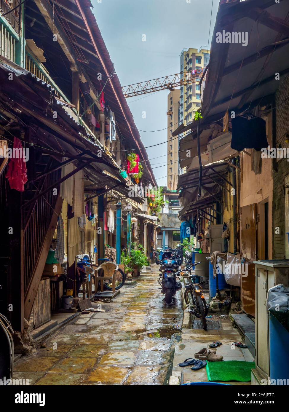 Chawls hi-res stock photography and images - Alamy