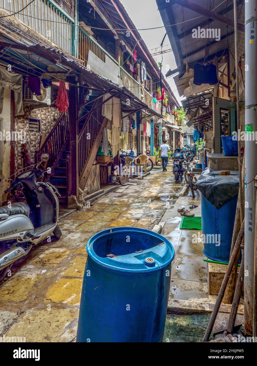 Chawls hi-res stock photography and images - Alamy
