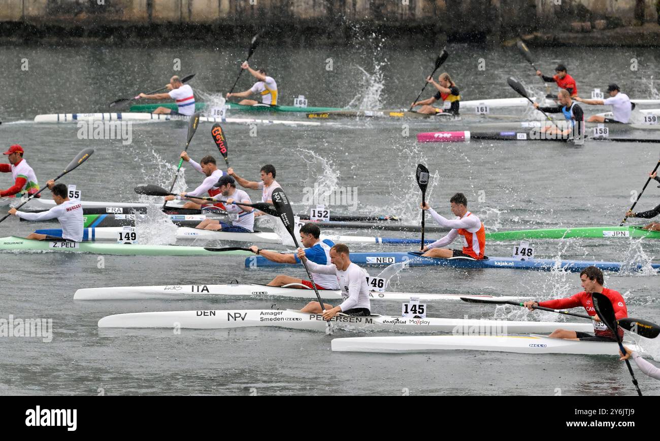 The mass start in the K1 Men Senior heat during the 2024 Canoe Marathon ...