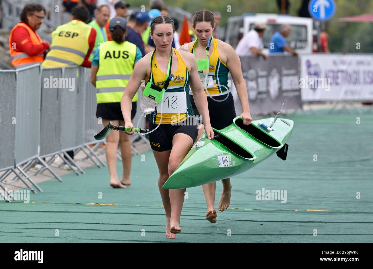 Chelsea Sutton (AUS) and Tarren Elliott (AUS) portage in the K2 Women ...