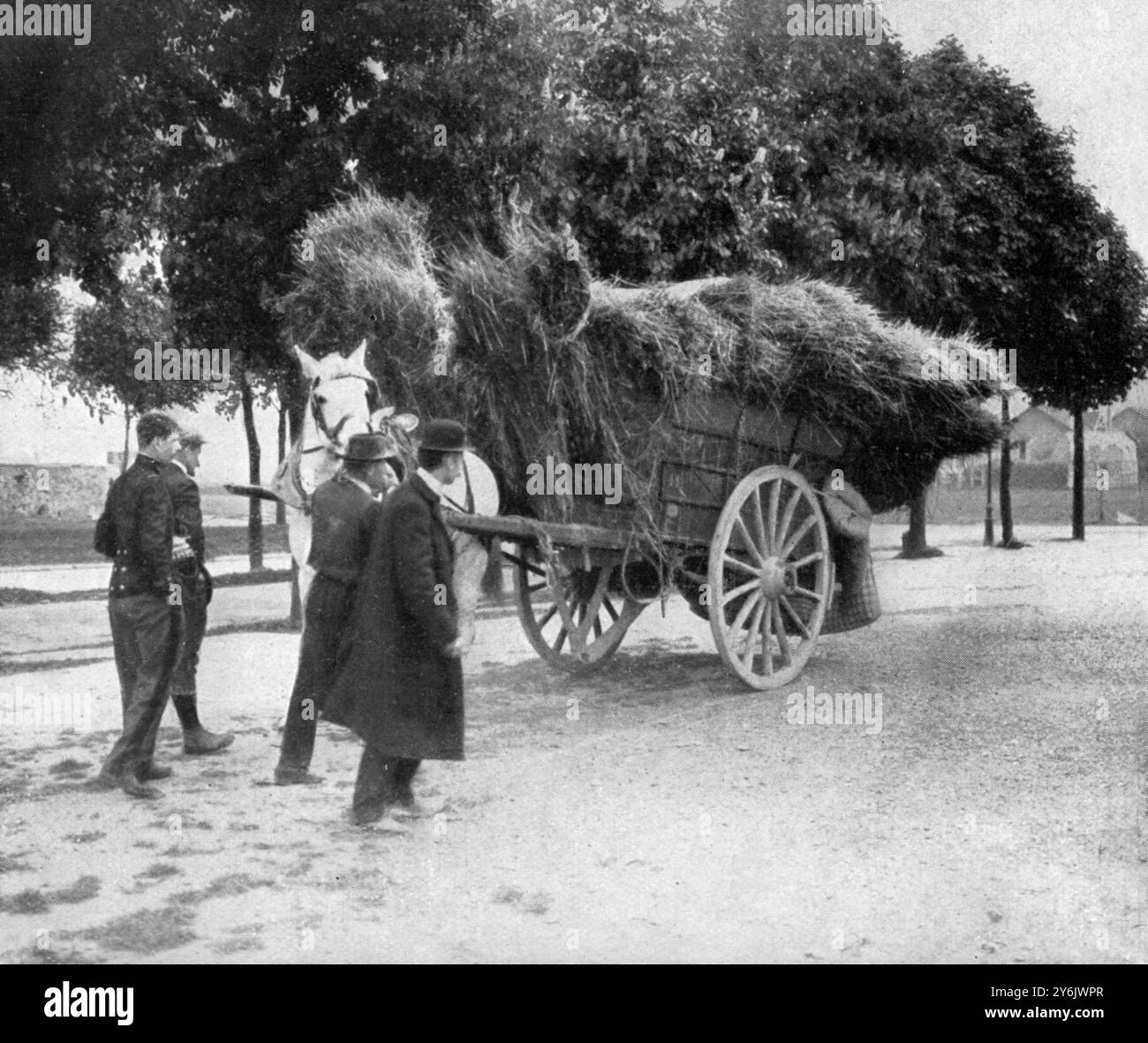 Chief of the Bonnot gang , Jules Bonnot , run to earth in a garage at ...