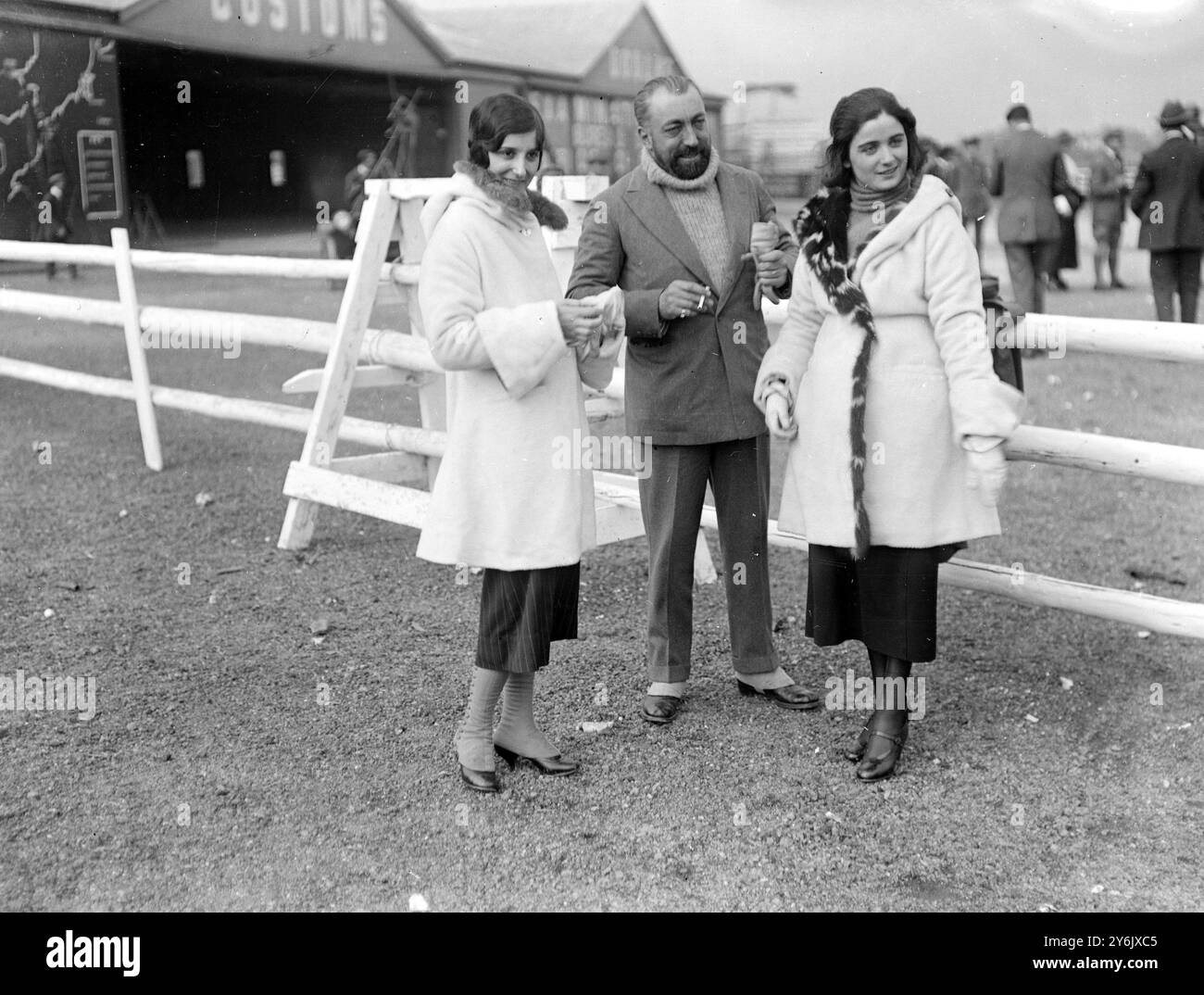 Monsieur Paul Poiret , the French dress designer , with two mannequins ...