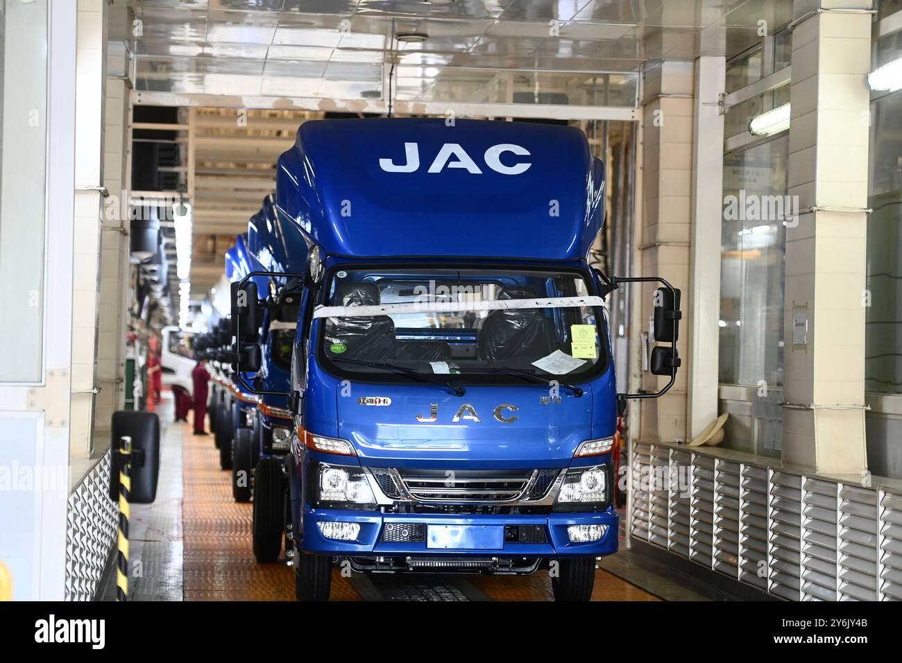 At the final assembly workshop of Jianghuai Automobile New Port Base in ...