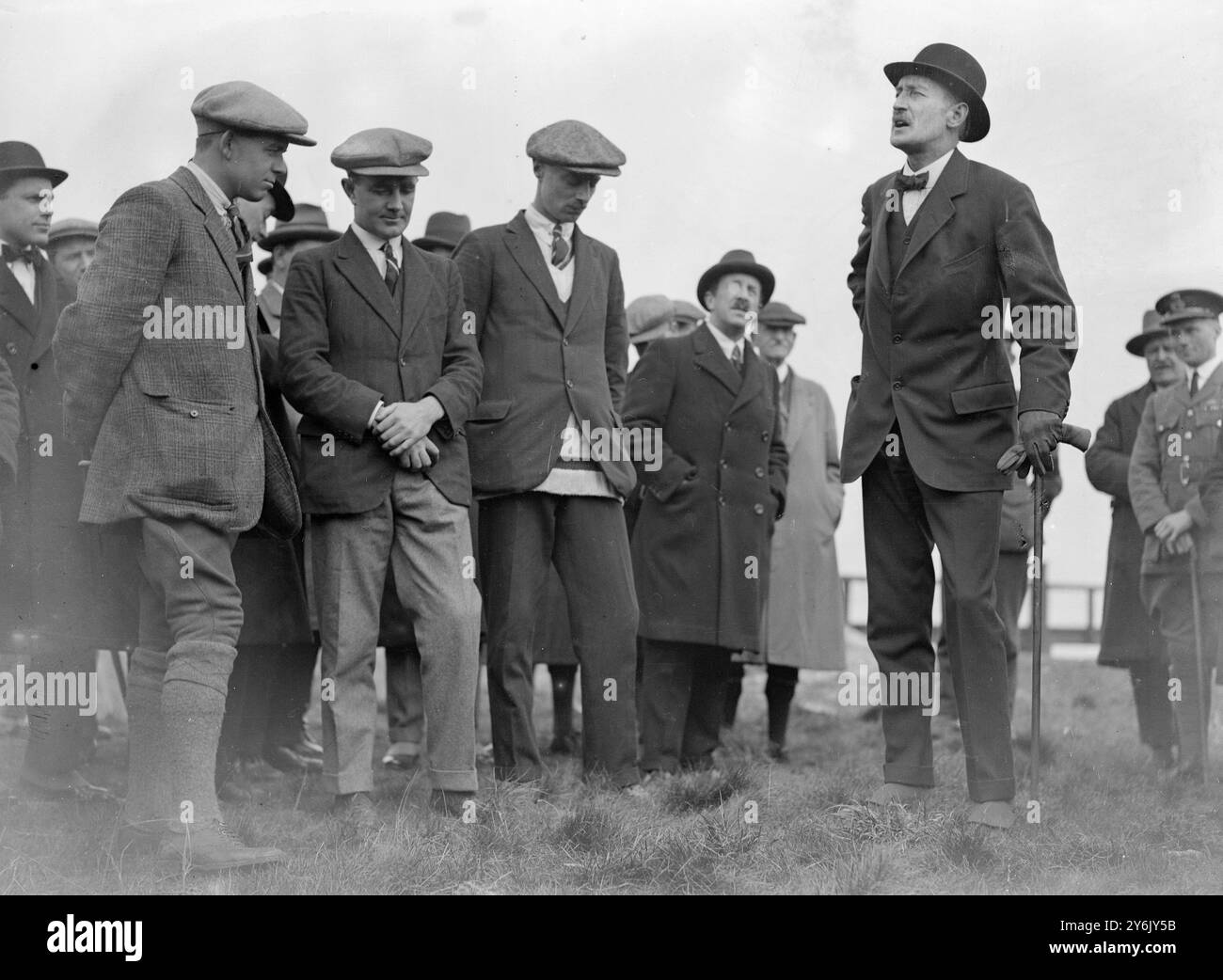The World Flight starts fom Calshot Spit , Southampton , England . Lord ...