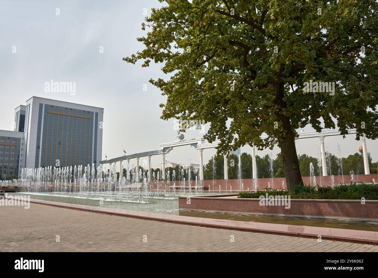 Amazing view of the wonderful fountain in Mustaqillik Maydoni ...