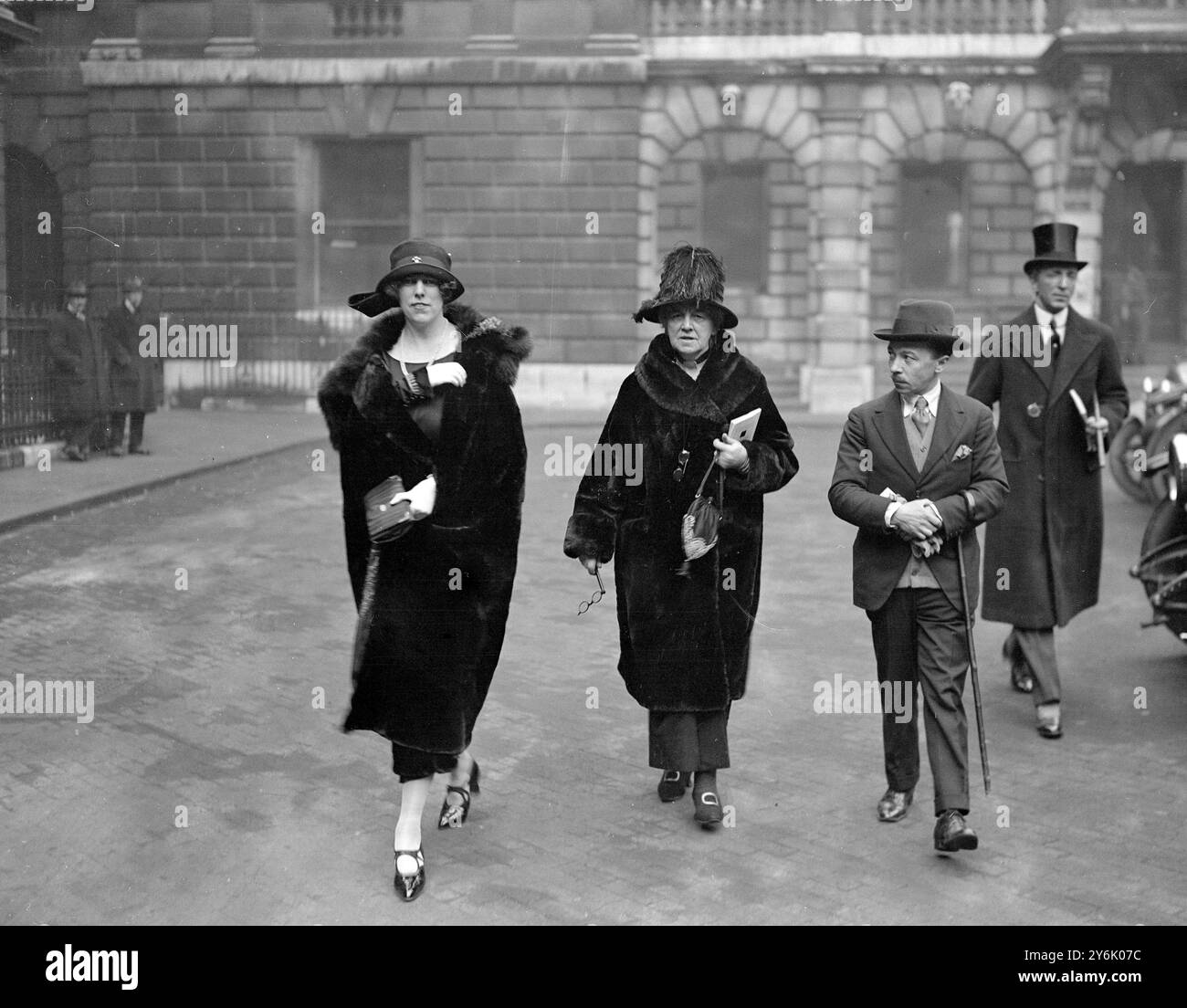 Private view day royal Black and White Stock Photos & Images - Alamy