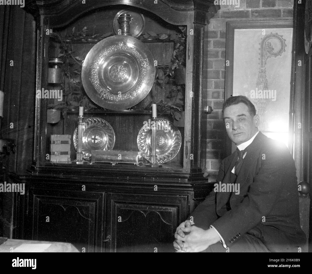 Craftsman in Medieval Creative Work , Mr Omar Ramsden of St Dunstan 's ...