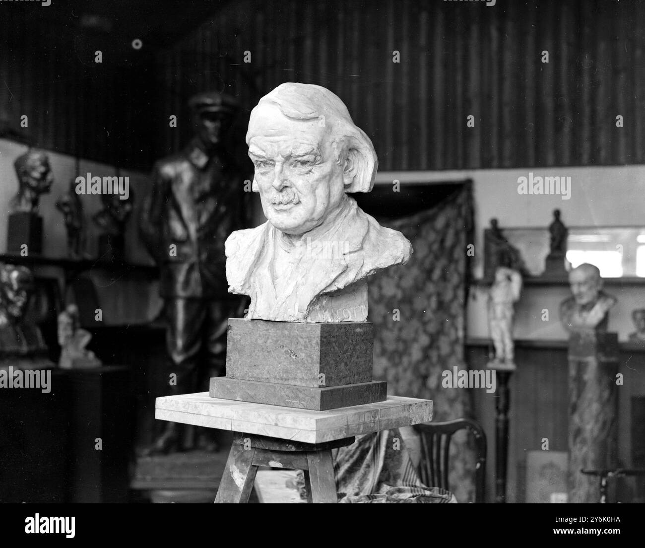 Mrs Hilton Young 's ( Lady Scott , widow of Captain Scott the antarctic ...