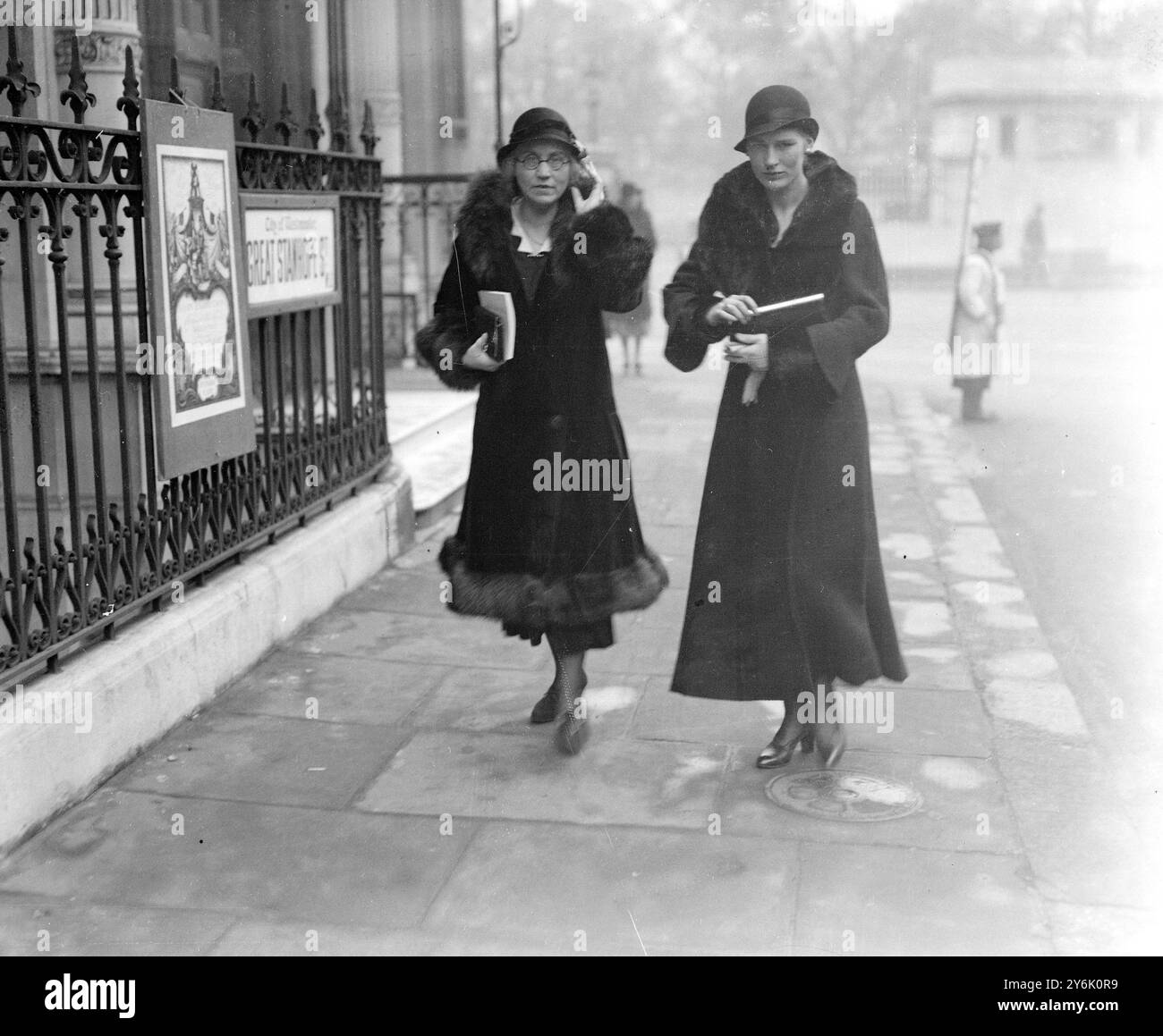 " Age of Walnut " Exhibition at Sir Philip Sassoon ' s House , Park ...