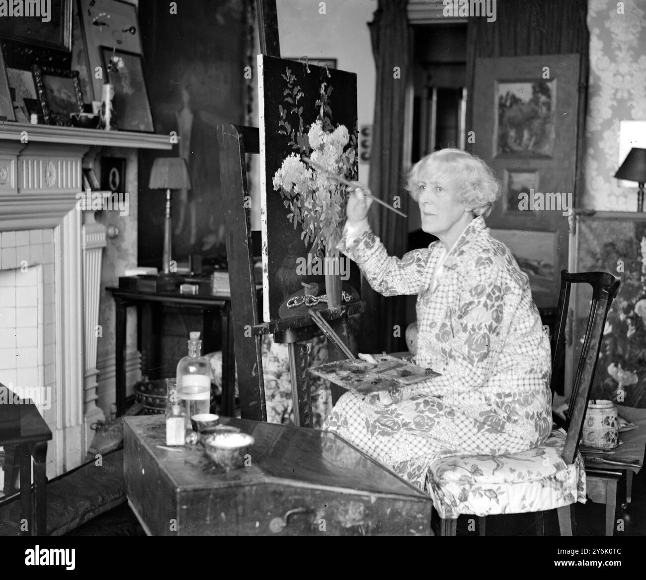 Lady Chalmers , widow of Sir Charles Chalmers, in her studio ( 19 ...