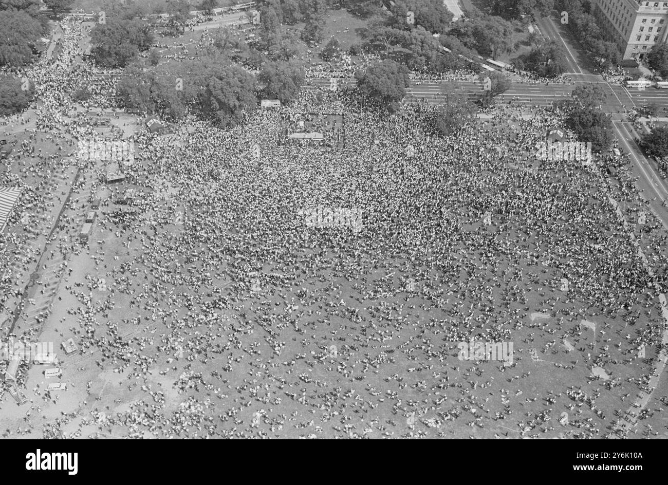 28 August 1963 Over 200.000 civil rights demonstrators marched into the ...