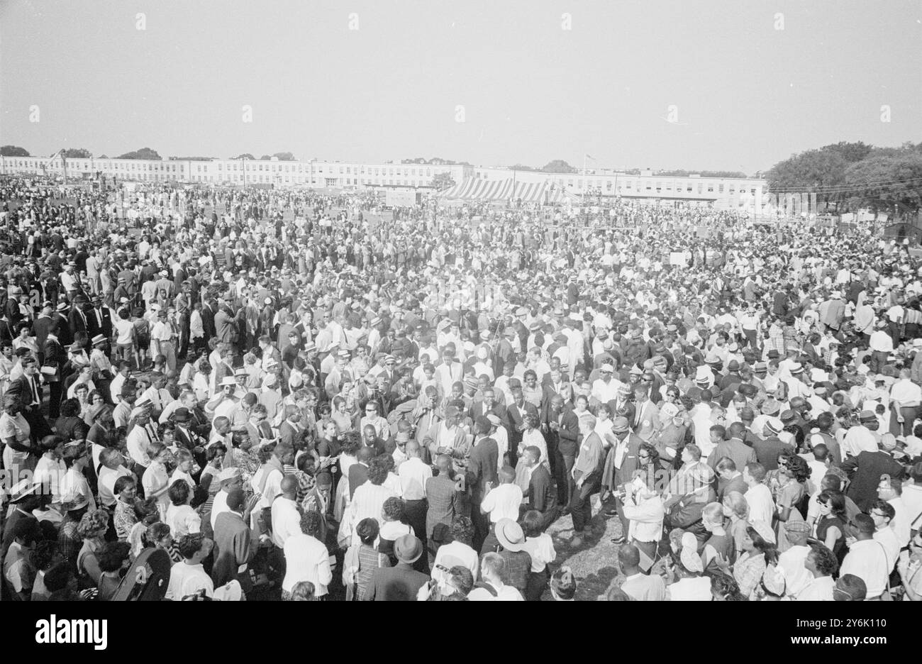 28 August 1963 Over 200.000 civil rights demonstrators marched into the ...