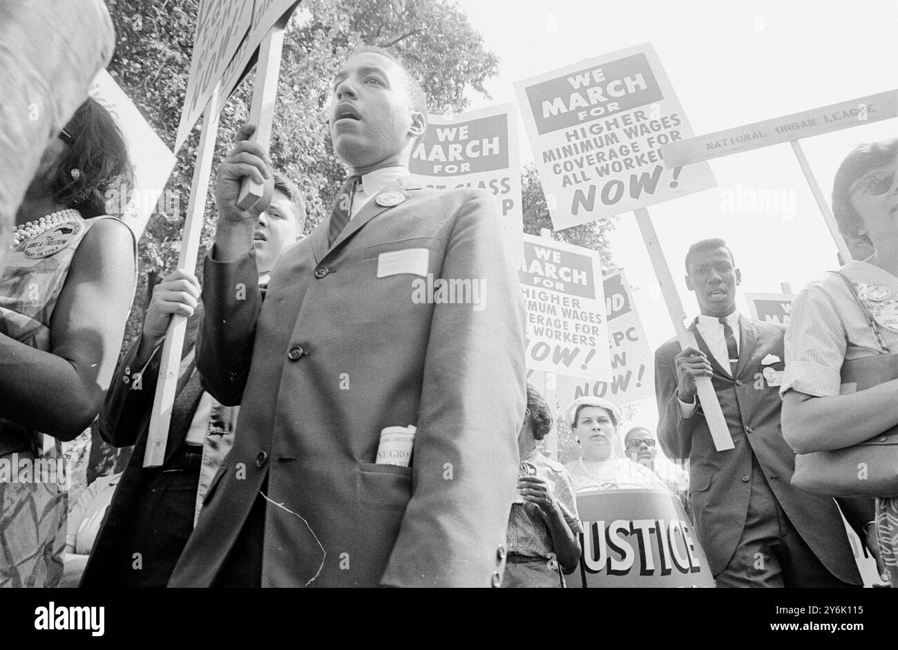 28 August 1963 Marchers with placards Over 200.000 civil rights ...