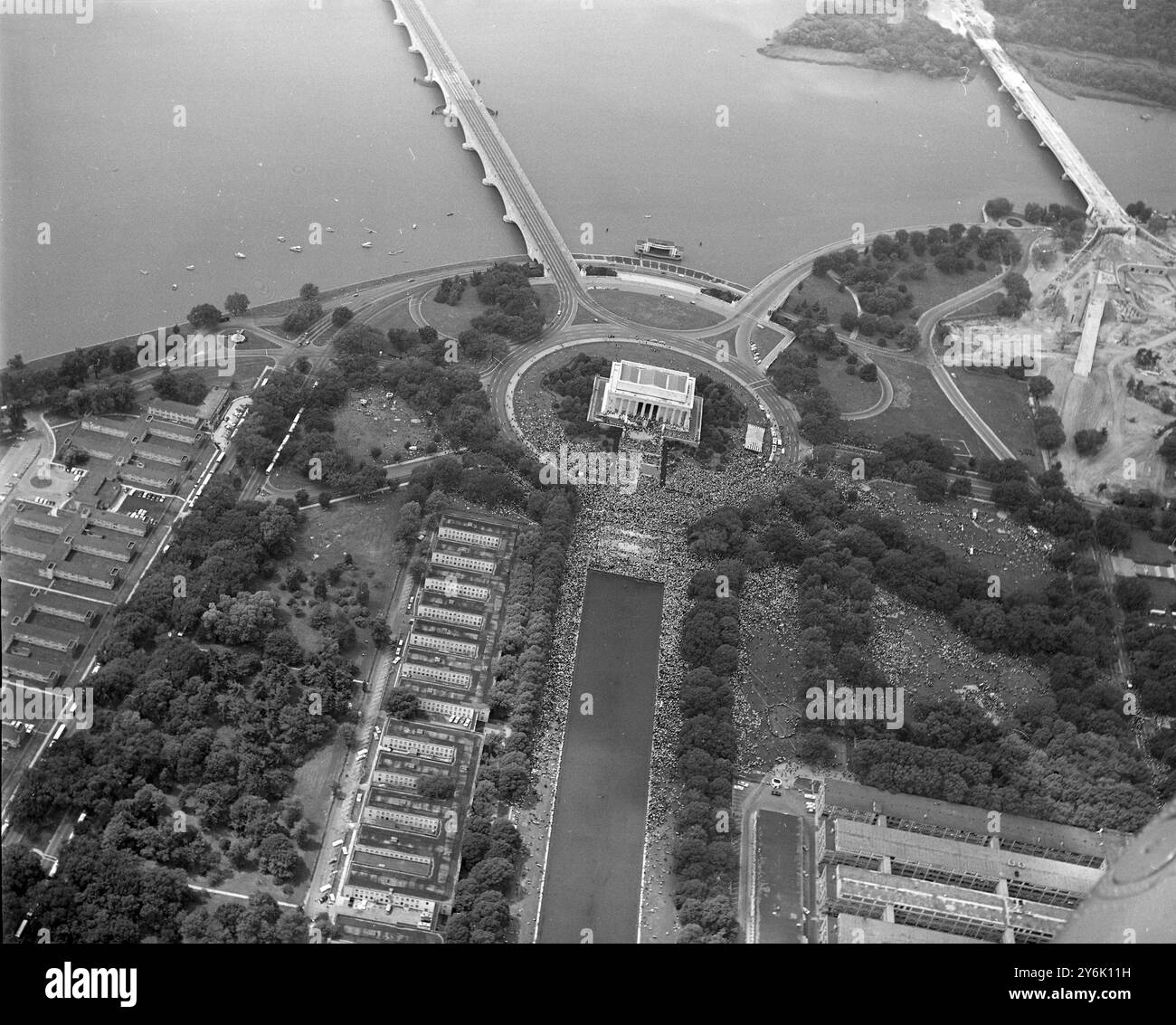 28 August 1963 Over 200.000 civil rights demonstrators marched into the ...